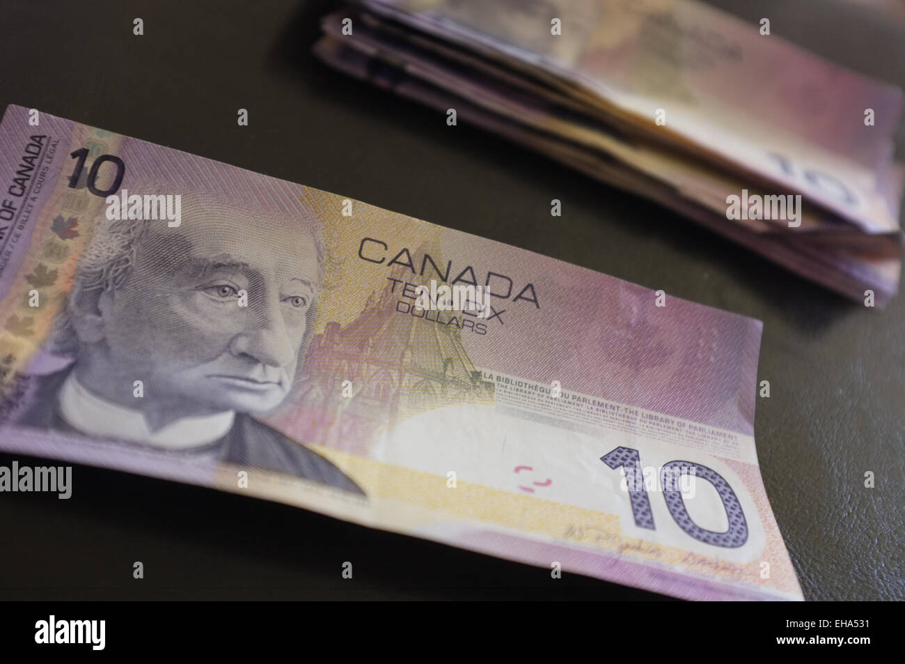 100 canadian dollar bill 50 hi-res stock photography and images - Alamy