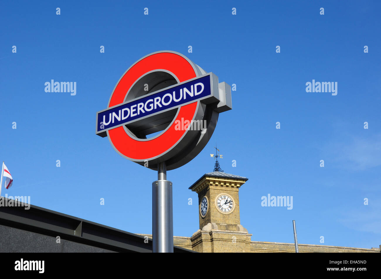 Kings Cross Station Sign High Resolution Stock Photography and Images ...