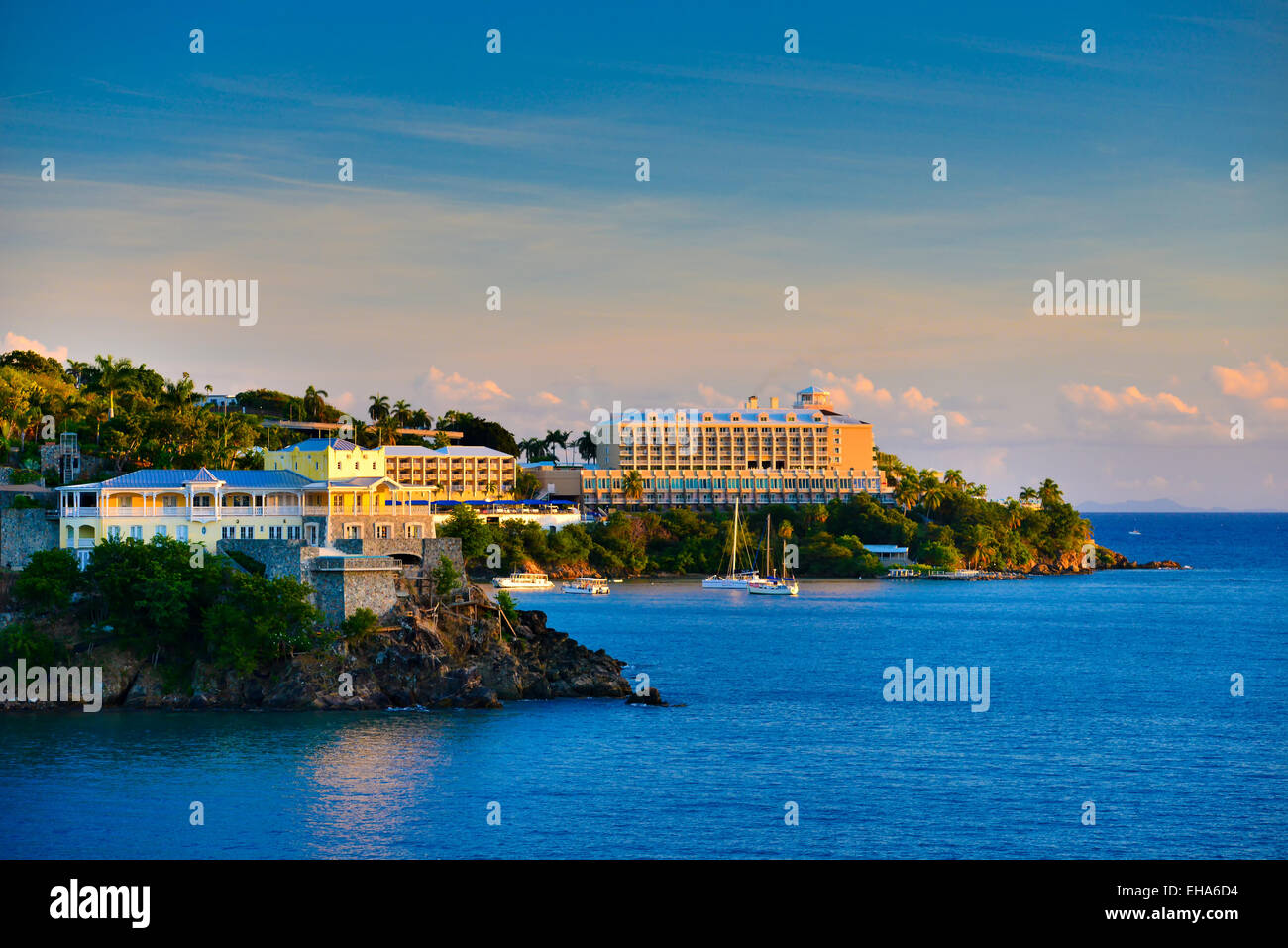 Beachfront resort hi-res stock photography and images - Alamy