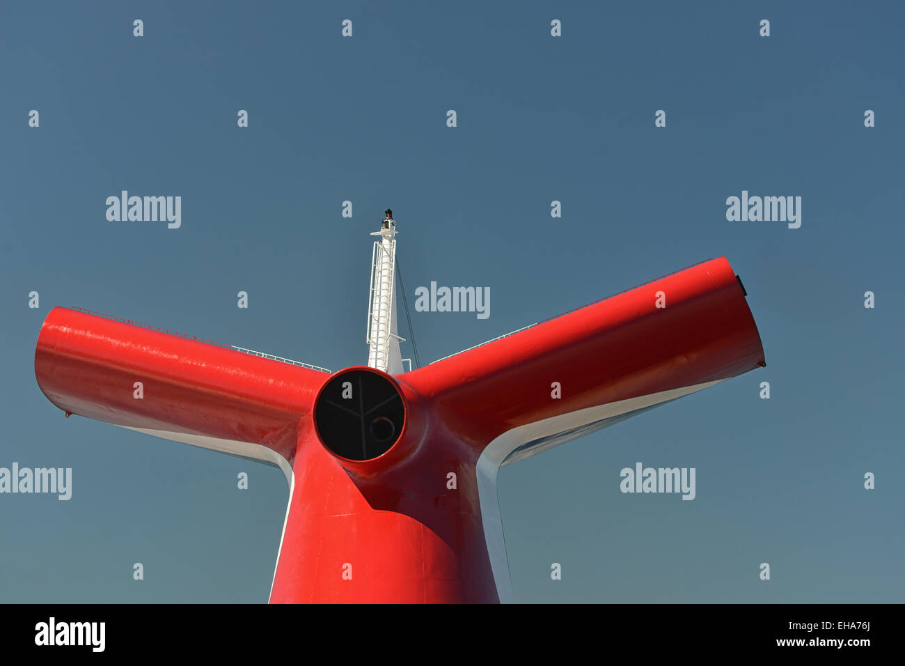 Red funnel ship hi-res stock photography and images - Alamy