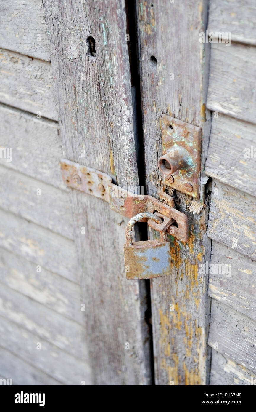 Old door lock hi-res stock photography and images - Alamy
