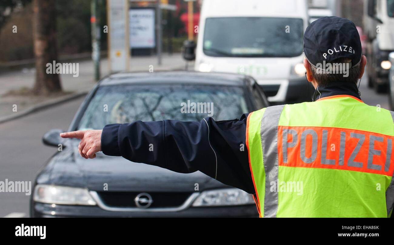 Police pull over car hi-res stock photography and images - Alamy