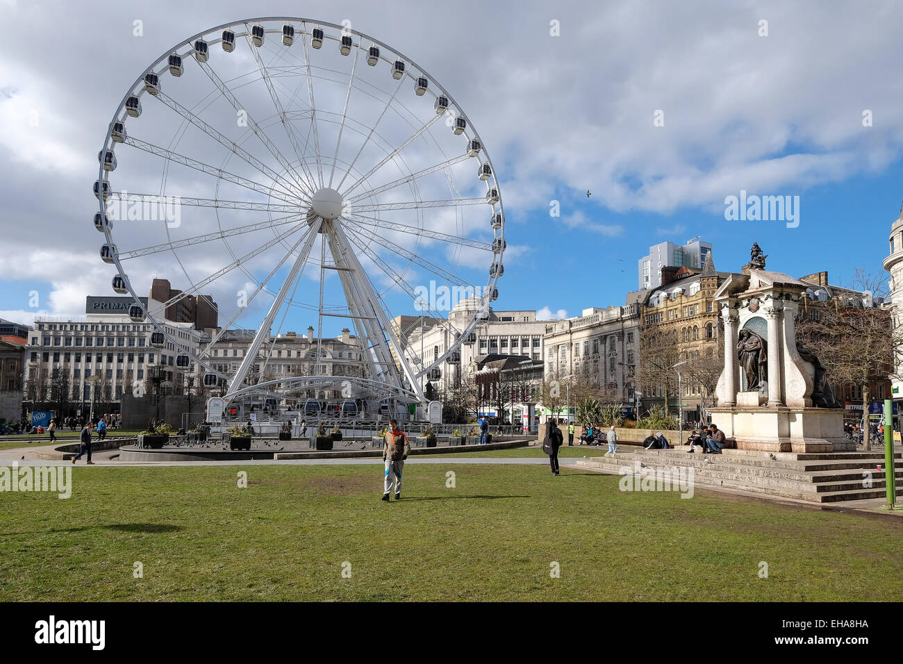 Manchester UK: Large Ferris Wheel in Piccadilly Gardens Manchester ...
