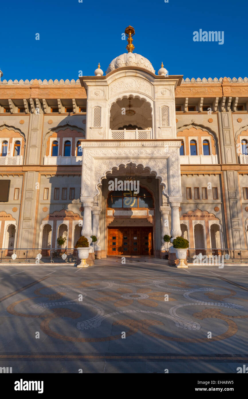 The new Gurdwara temple in Gravesend Kent. Modeled on the golden temple ...