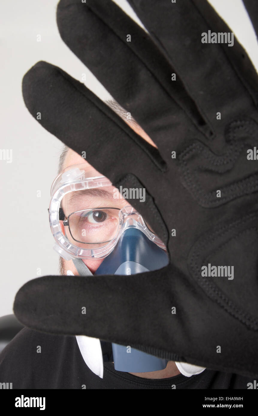Man wearing safety goggles hi-res stock photography and images - Alamy