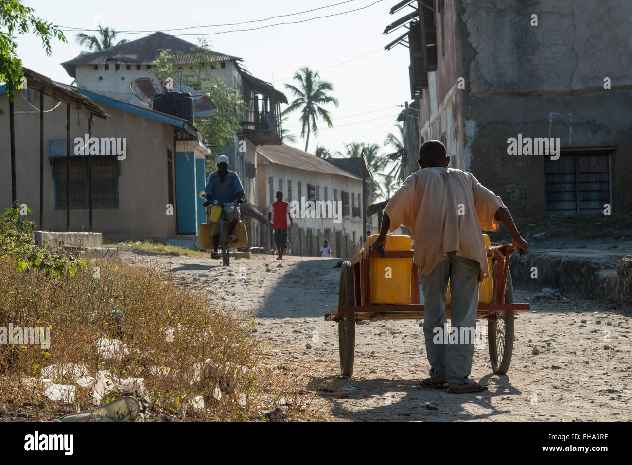 Pushing cart hi-res stock photography and images - Alamy