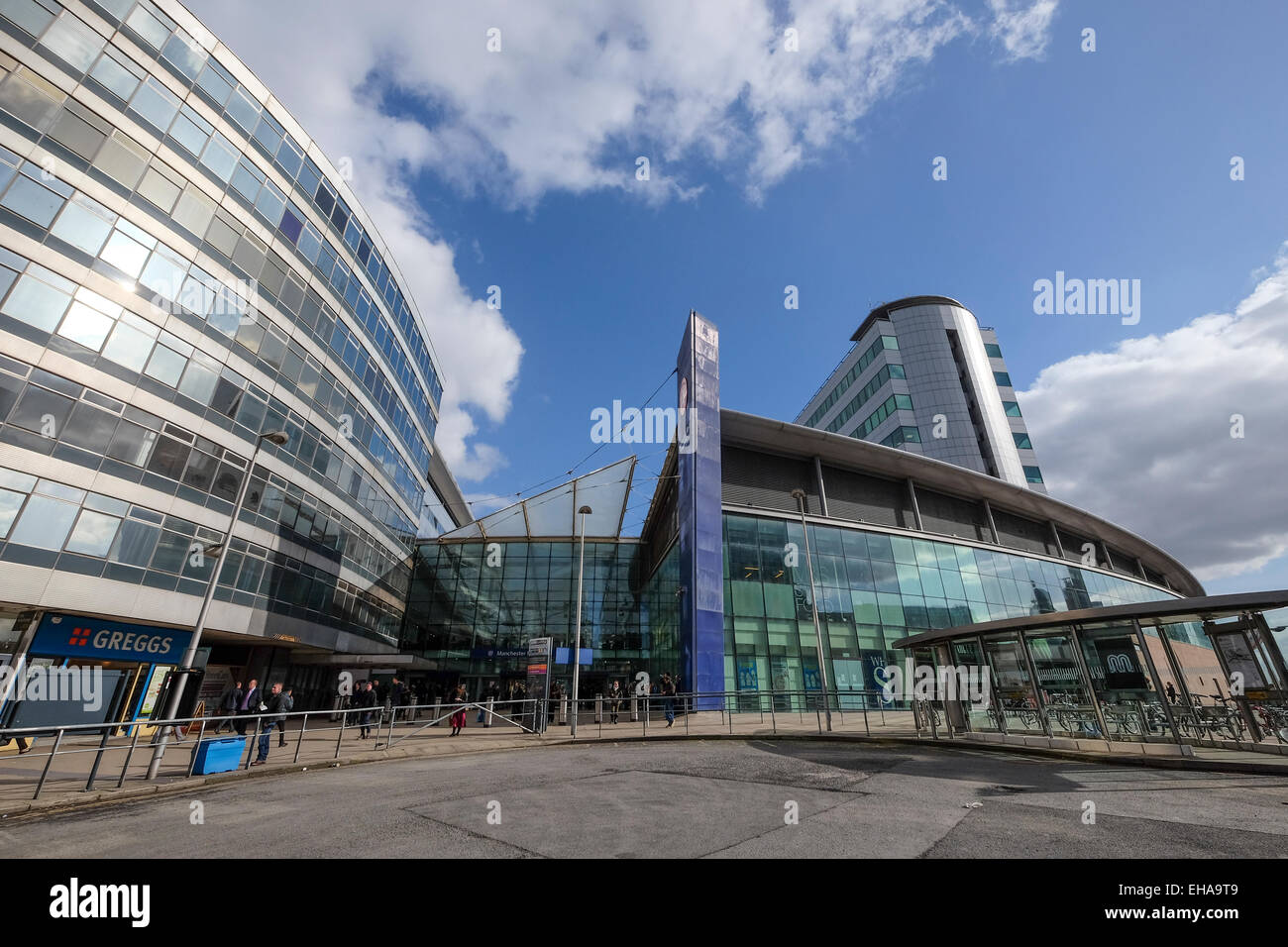 Manchester, England: Piccadilly Station entrance Stock Photo - Alamy