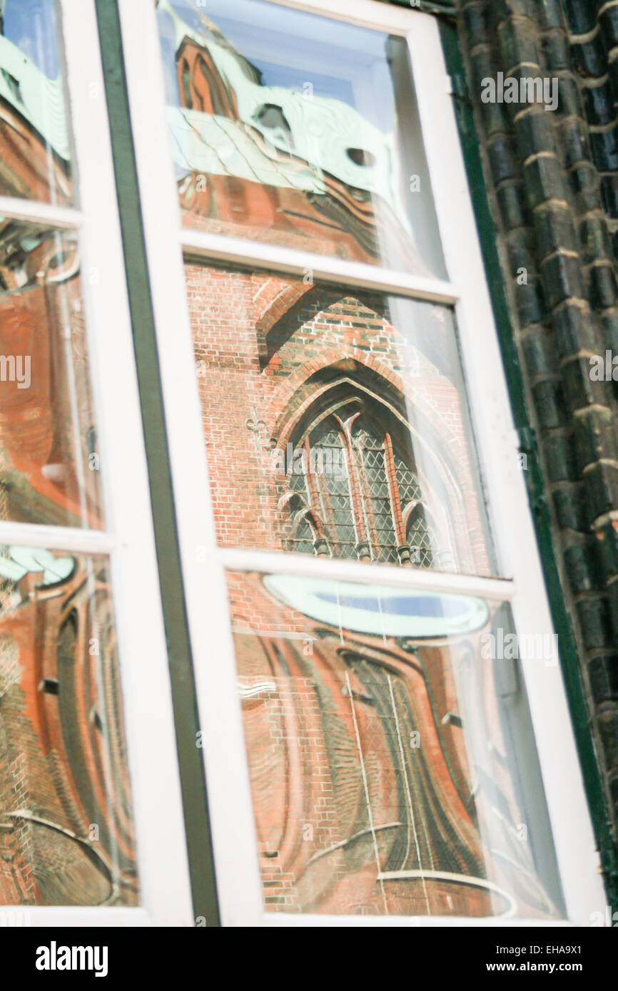 Church window light beams hi-res stock photography and images - Alamy