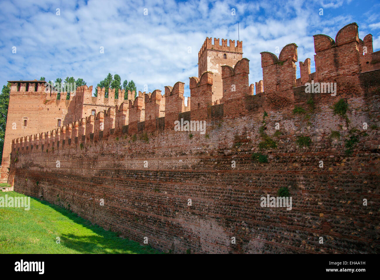 View to old castle walls in Verona in summer Stock Photo - Alamy