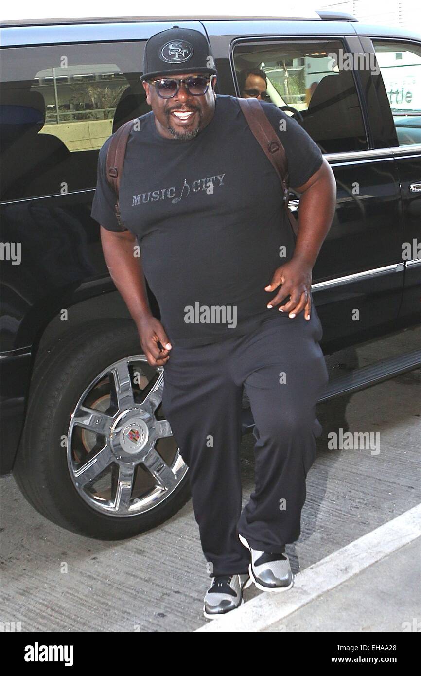 Cedric the Entertainer photographs the photographers at Los Angeles ...