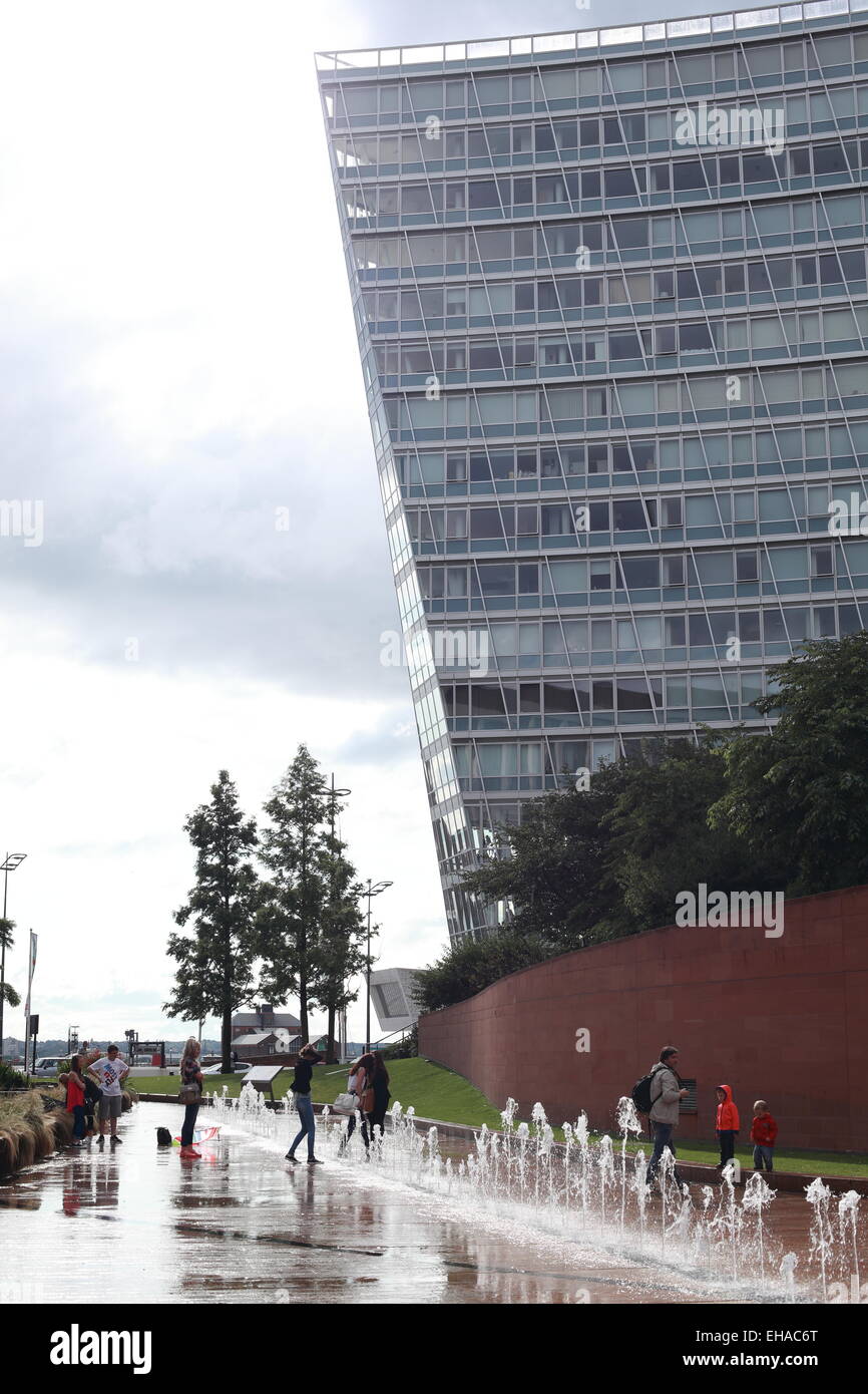 Liverpool fountain hi-res stock photography and images - Alamy