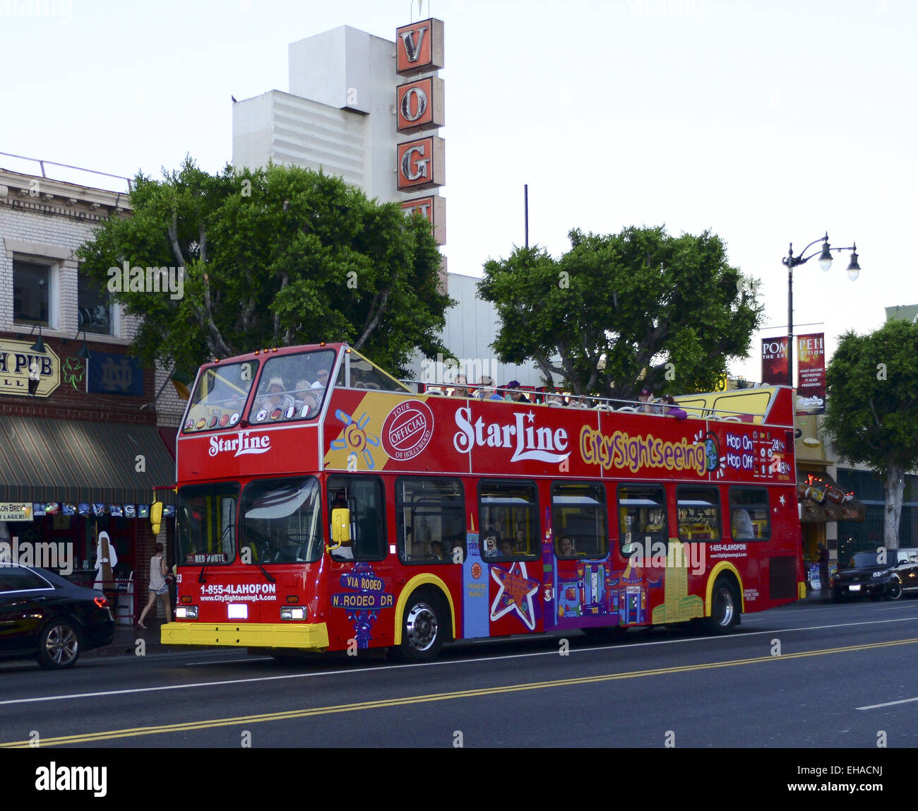 Celebrity tour bus hi-res stock photography and images - Alamy