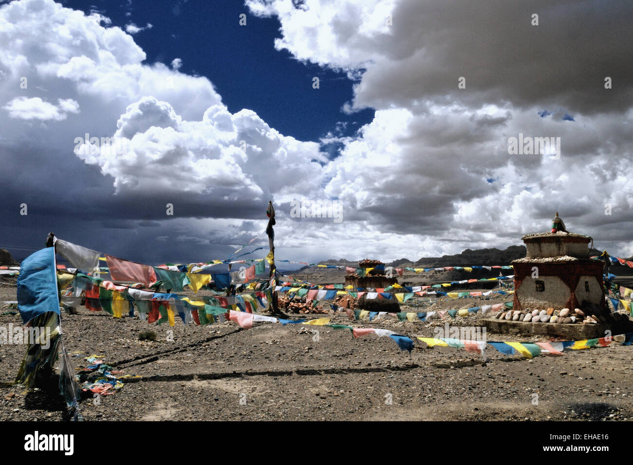 Zanda, Chörten & Prayer Flags Stock Photo - Alamy