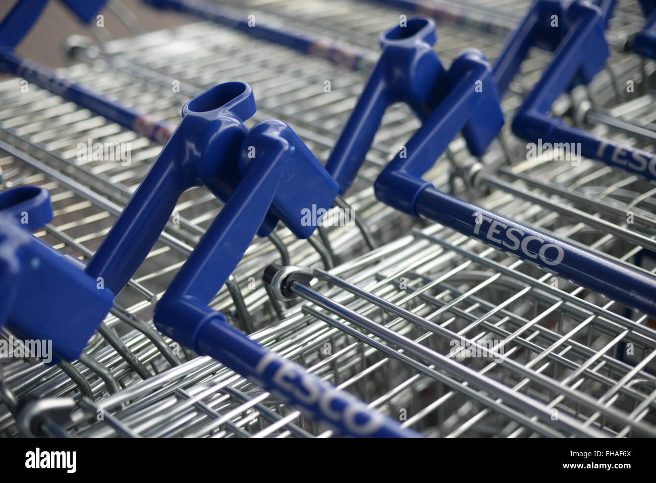 Tesco shopping trolleys hi-res stock photography and images - Alamy
