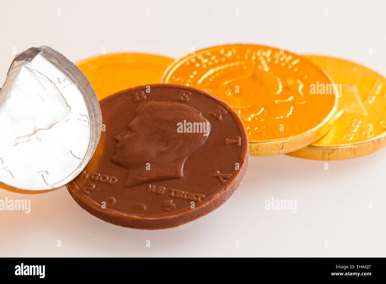Chocolate coins hi-res stock photography and images - Alamy