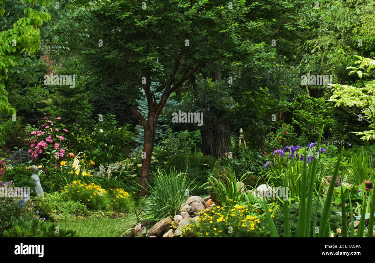 Summer garden scene Stock Photo - Alamy