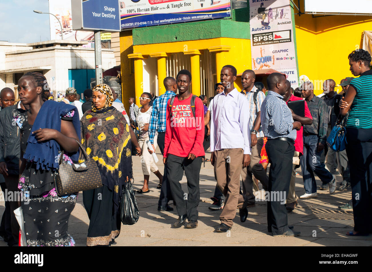 Pedestrians in Short Street off Moi Avenue, Nairobi, Kenya Stock Photo ...