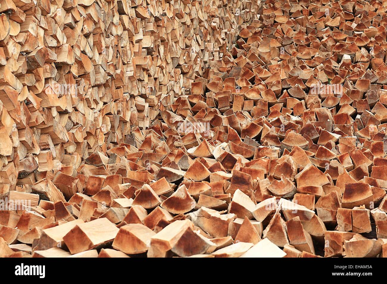 texture of split logs Stock Photo - Alamy