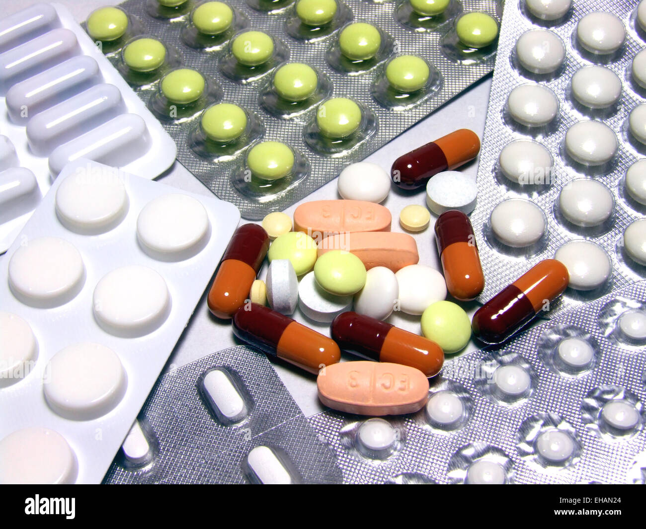 Tabletten medizin hi-res stock photography and images - Alamy