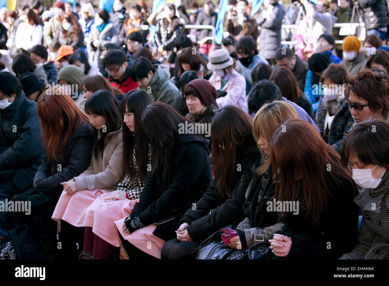 Tokyo, Japan. 11th March, 2015. Japan pauses to remember the 2011 ...