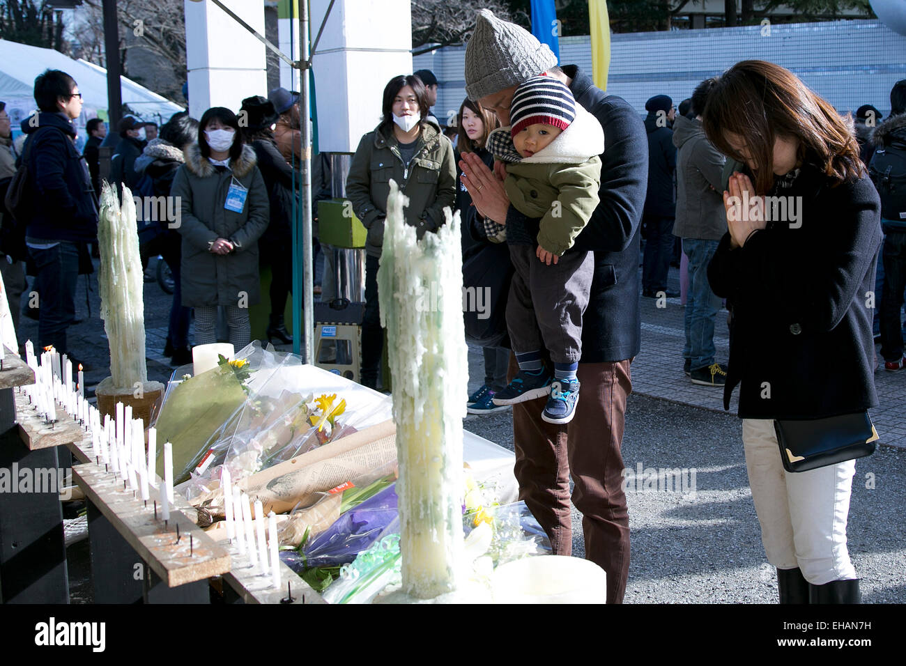 Tokyo, Japan. 11th March, 2015. Japan pauses to remember the 2011 ...