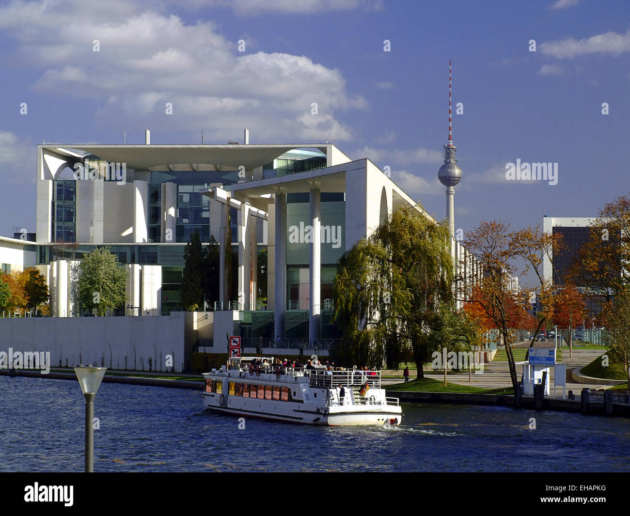 Chancellery buildings hi-res stock photography and images - Alamy