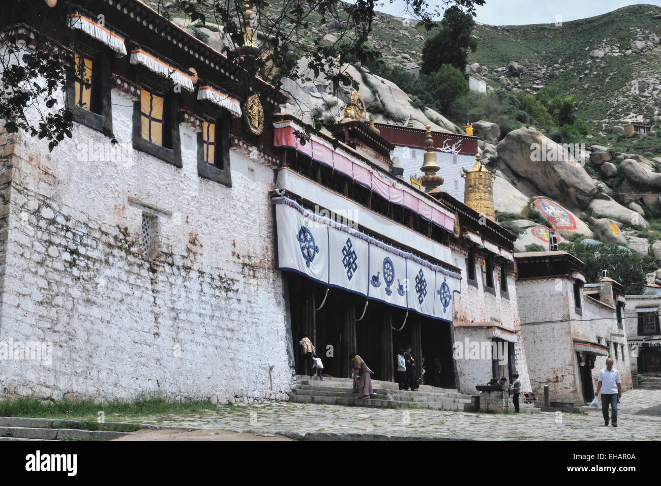 Tibetan sera hi-res stock photography and images - Alamy
