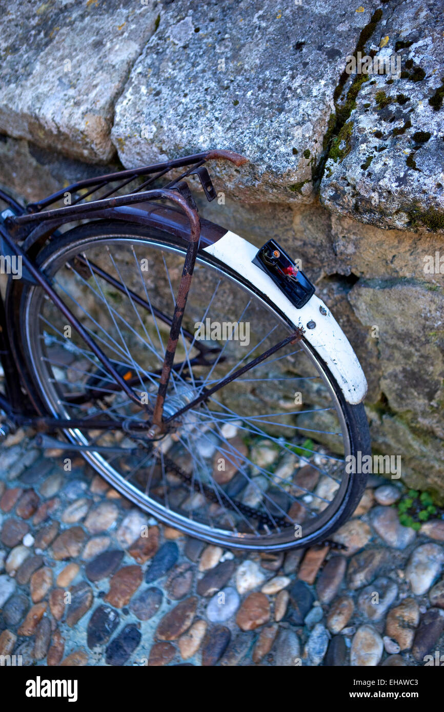 Damaged bike hi-res stock photography and images - Alamy