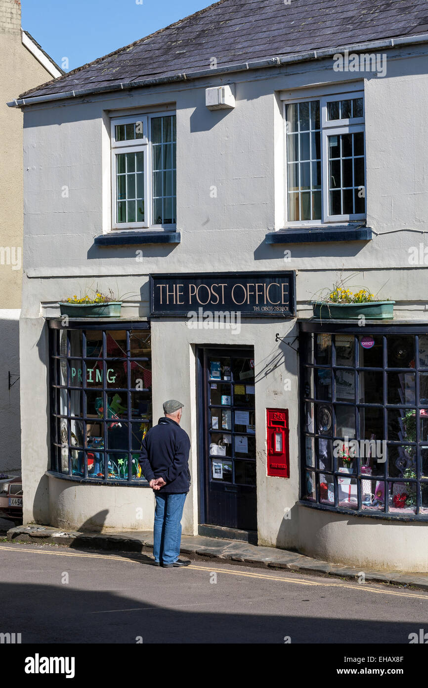 Open post office hi-res stock photography and images - Alamy