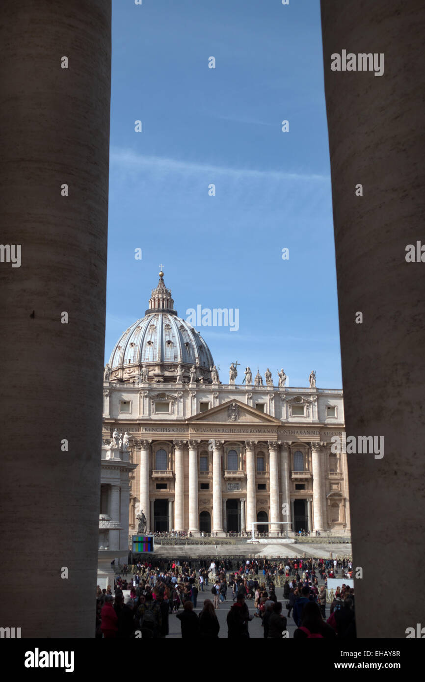 Monument, religion, religious building. St Peter's basilica with people ...