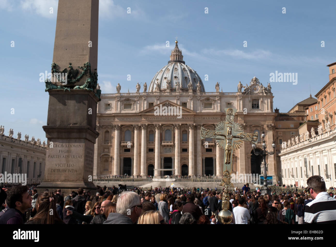 Monument, religion, religious building. St Peter's basilica with people ...