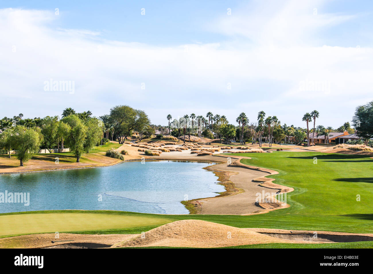 Golf course water feature hi-res stock photography and images - Alamy