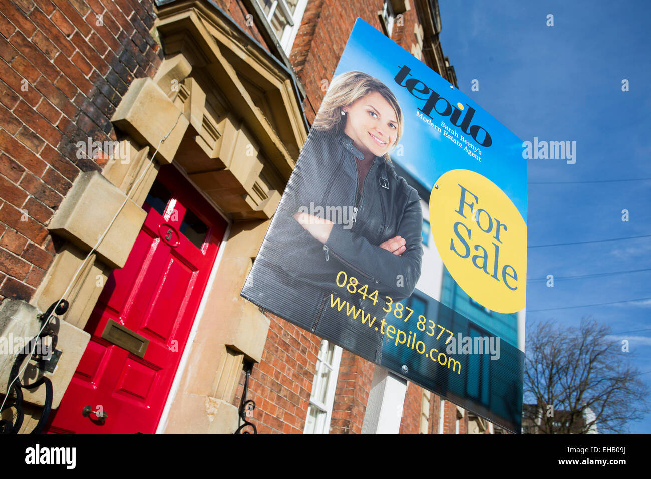 Sign tepilo sarah estate agent hi-res stock photography and images - Alamy