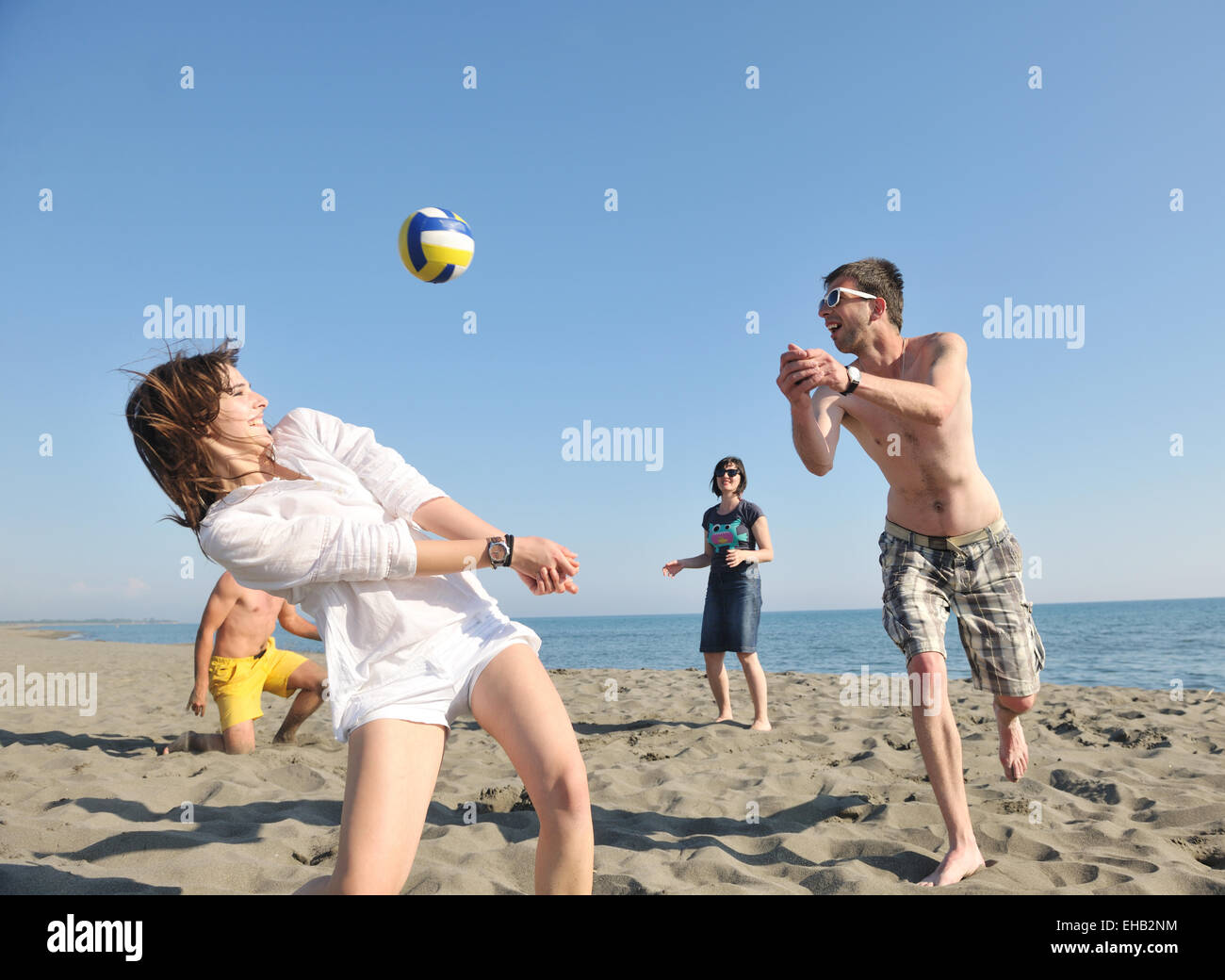 Muscular female beach volleyball hi-res stock photography and images ...