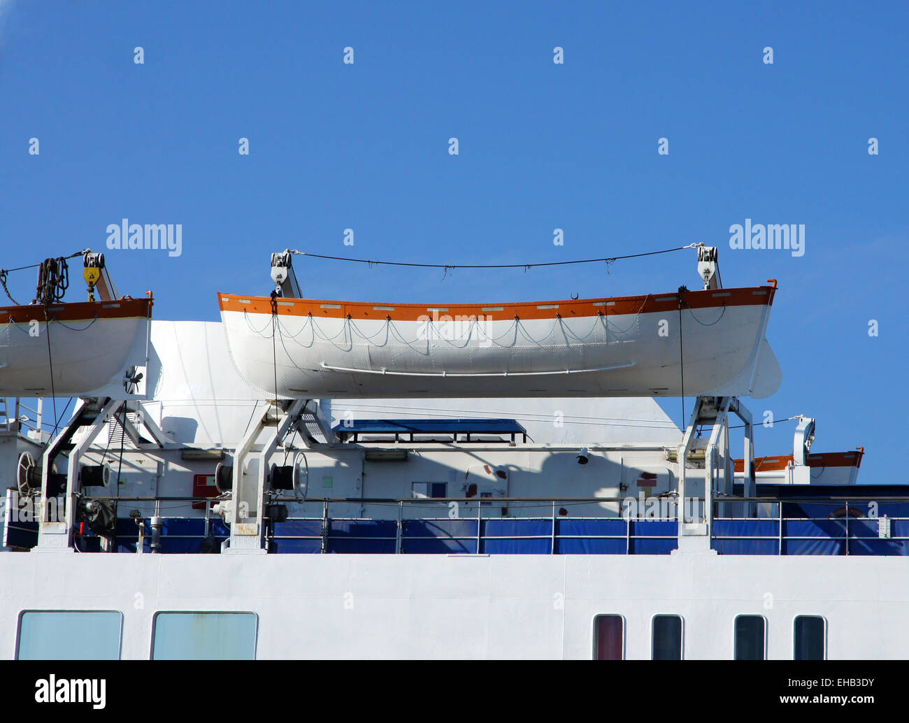 Freefall lifeboat hi-res stock photography and images - Alamy