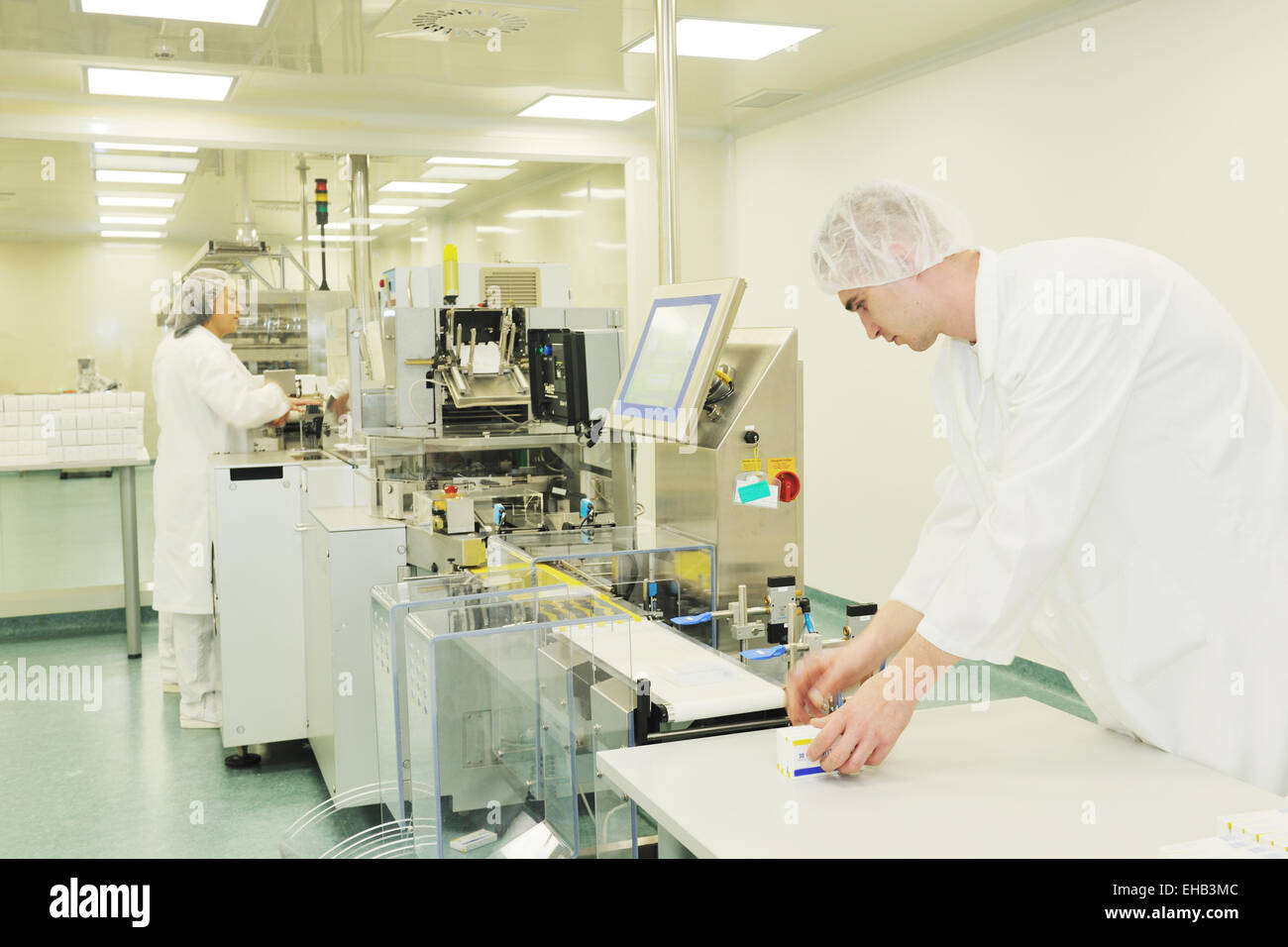 Drug production medical hi-res stock photography and images - Alamy