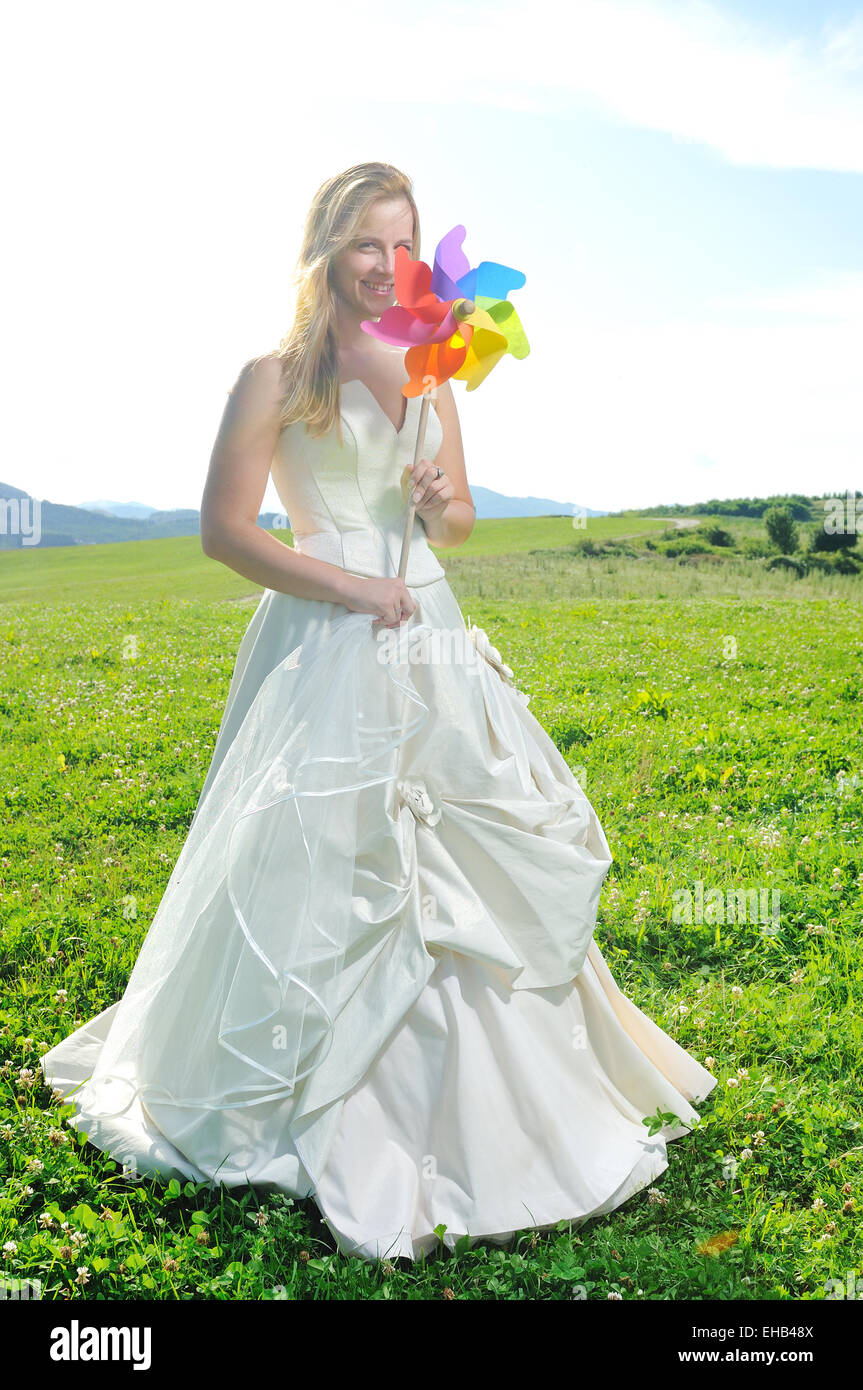 beautiful bride outdoor Stock Photo - Alamy