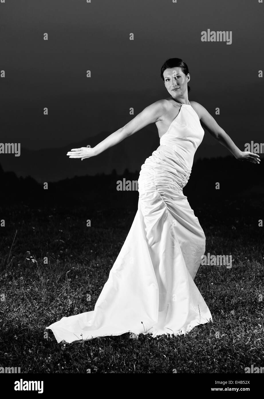 beautiful bride outdoor after wedding ceremny Stock Photo - Alamy