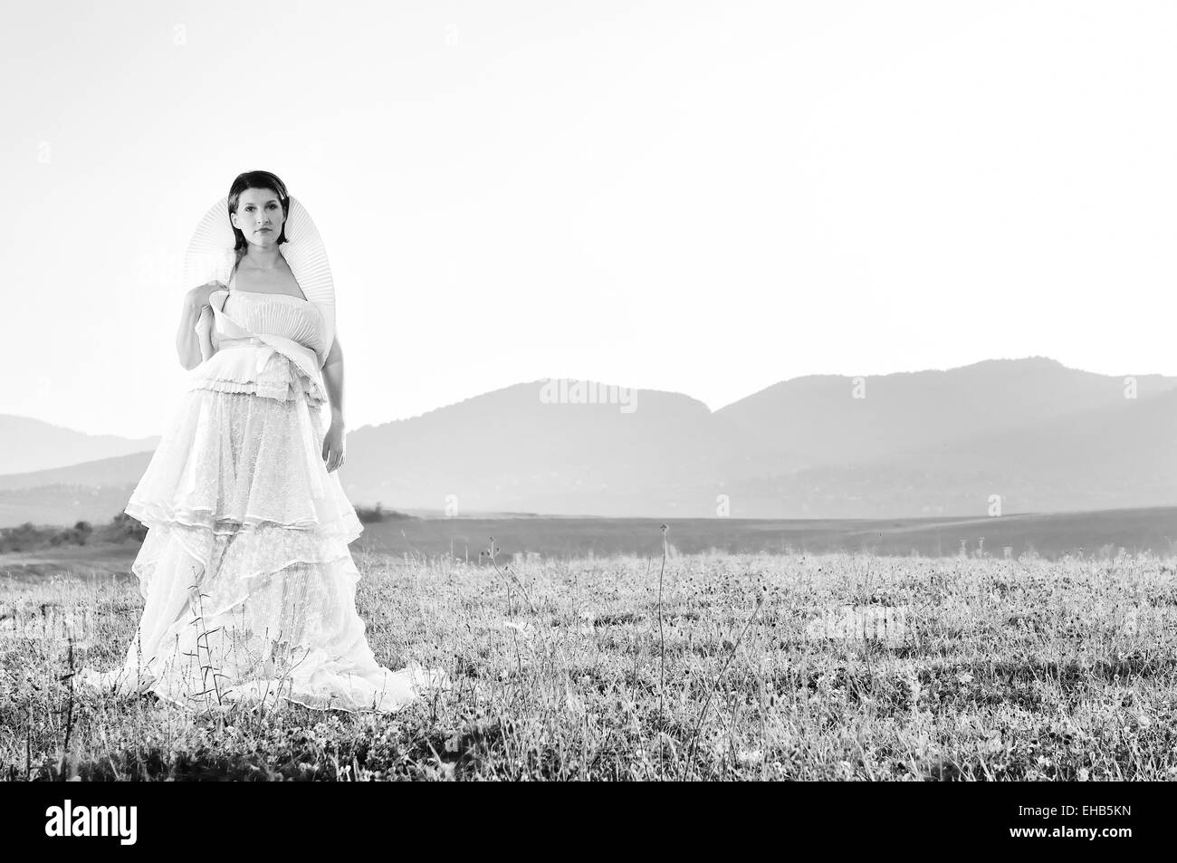 bride outdoor Stock Photo - Alamy