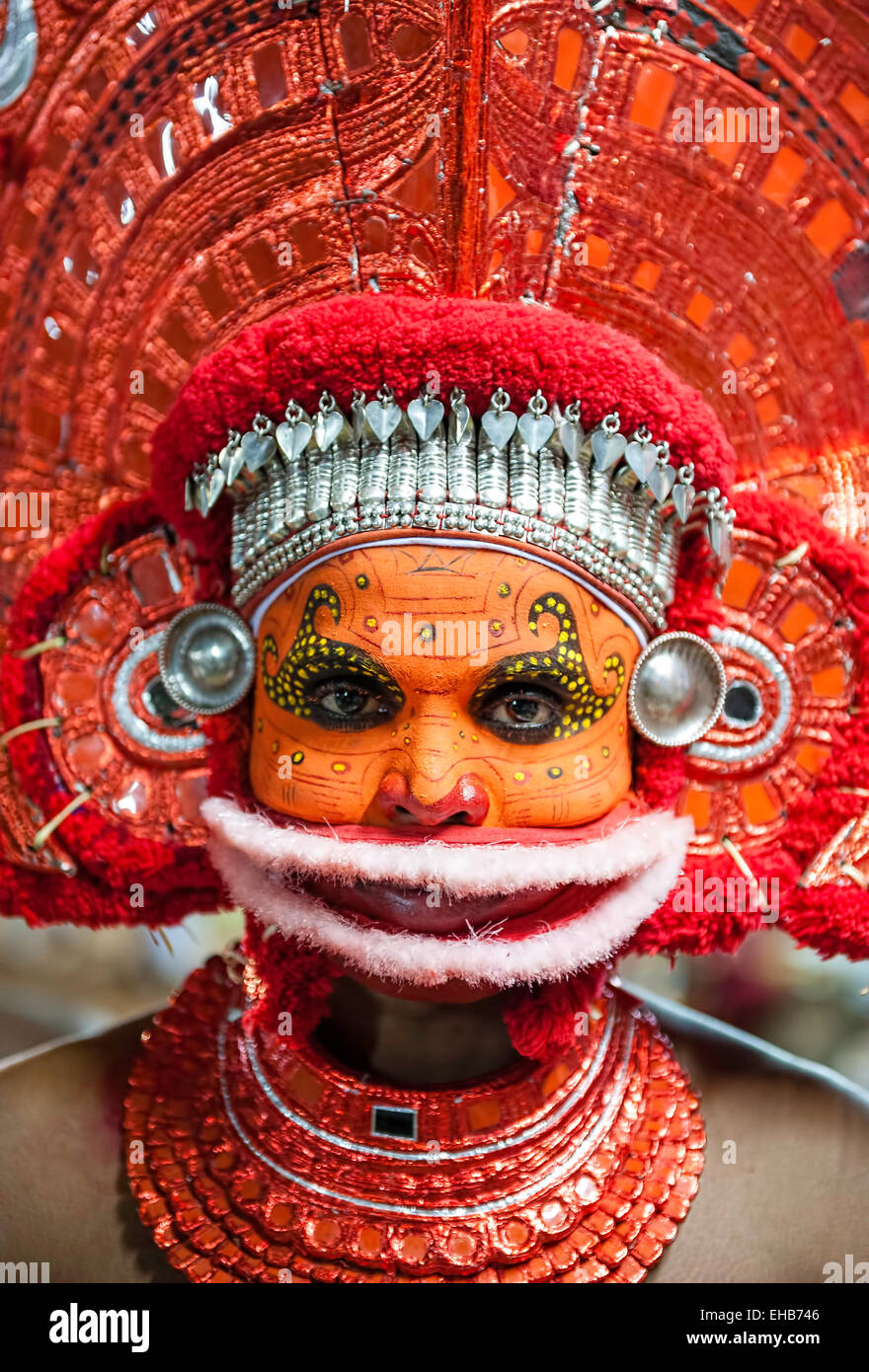 Full face of makeup hi-res stock photography and images - Alamy