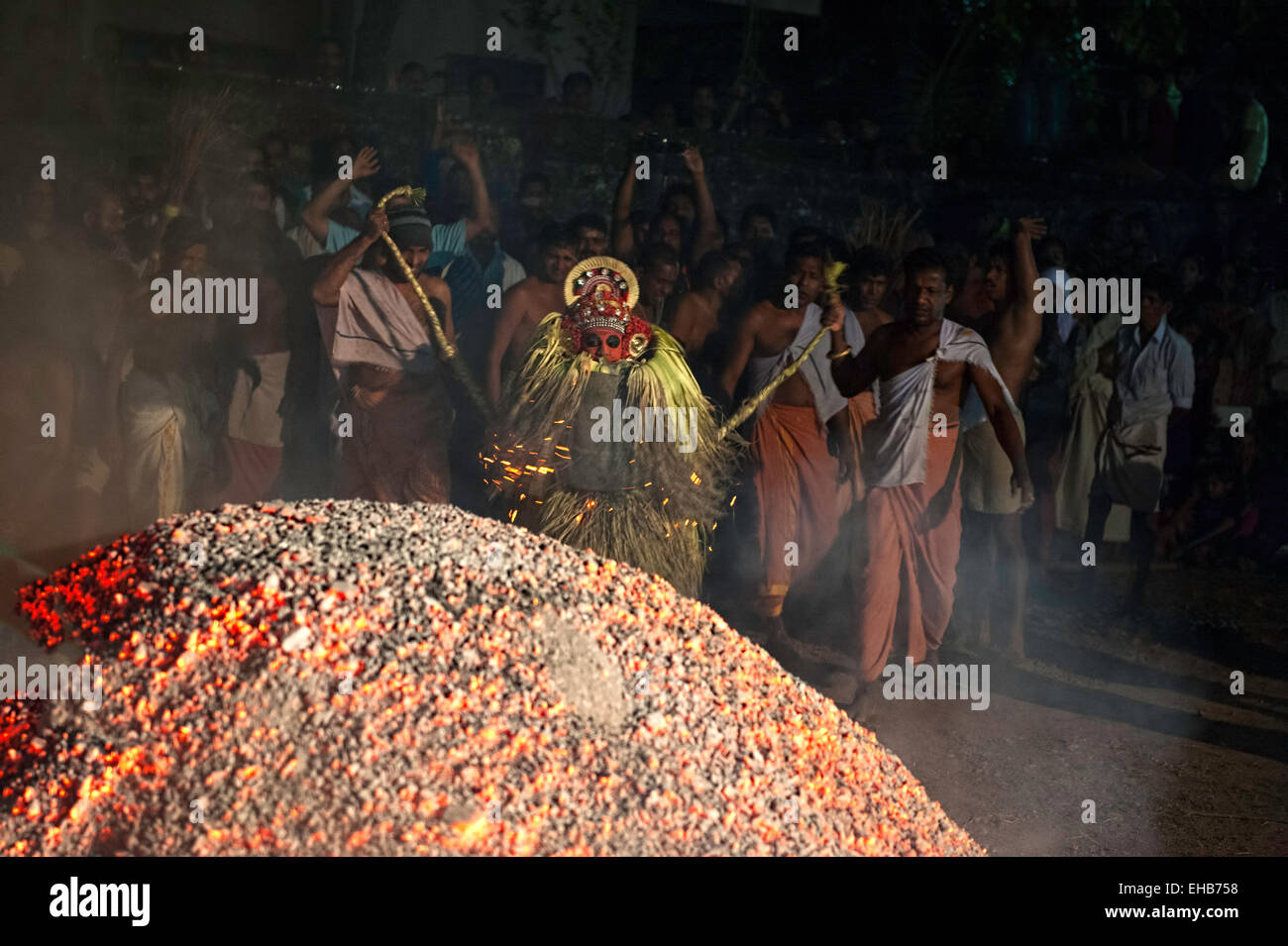 Fire walk india hi-res stock photography and images - Alamy