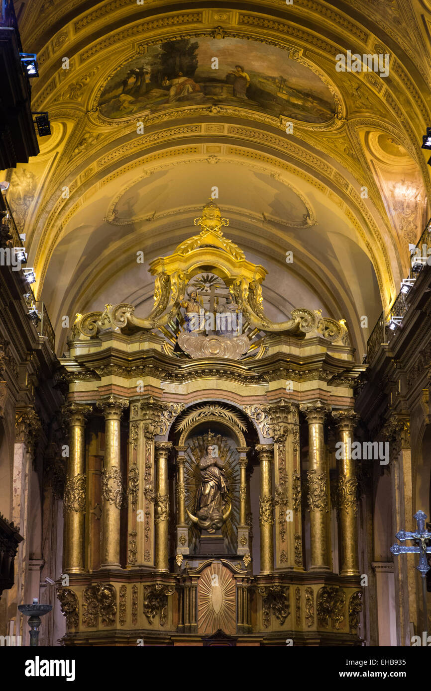 Argentina, Buenos Aires, Metropolitan Cathedral, interior, gilded altar ...