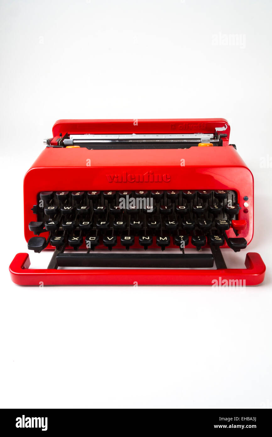 Olivetti typewriters hi-res stock photography and images - Alamy