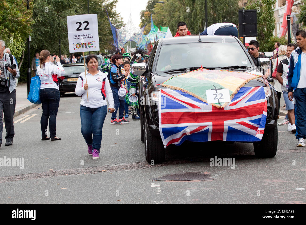 Bolivian dance group at Hackney carnival diplomatically have a union ...