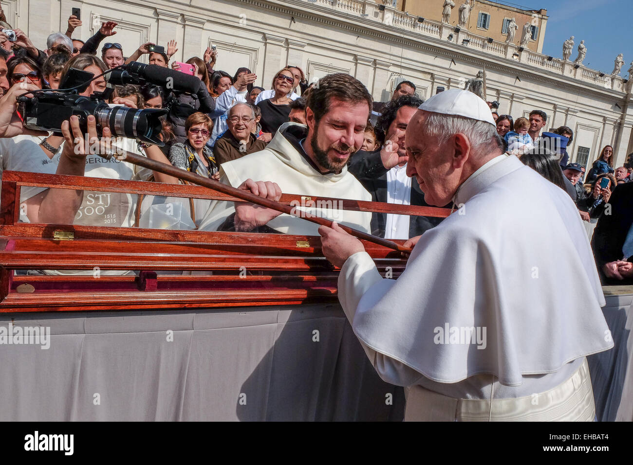Stick pope francis hi-res stock photography and images - Alamy