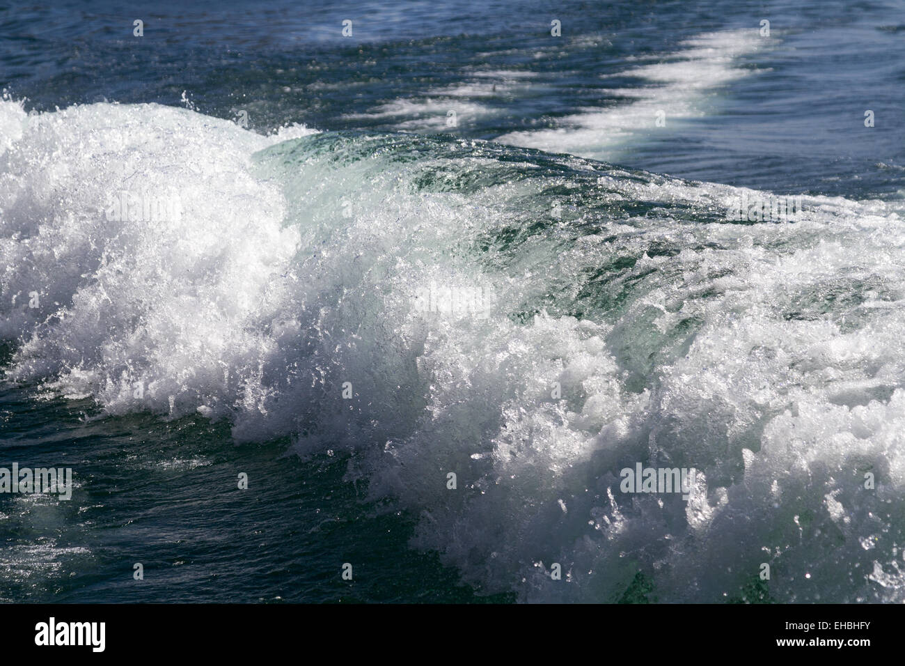 Bow wave hi-res stock photography and images - Alamy