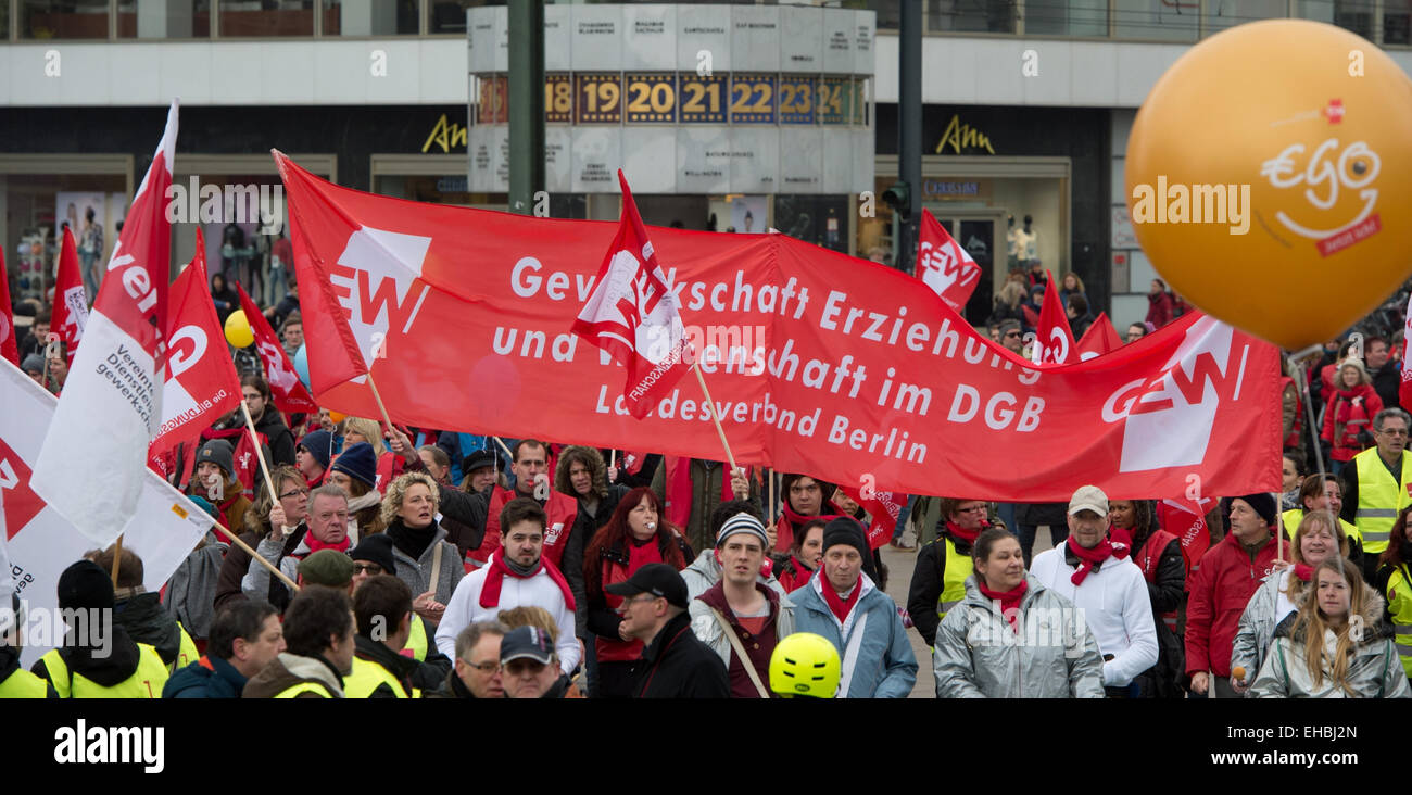 Members public taking part hi-res stock photography and images - Alamy