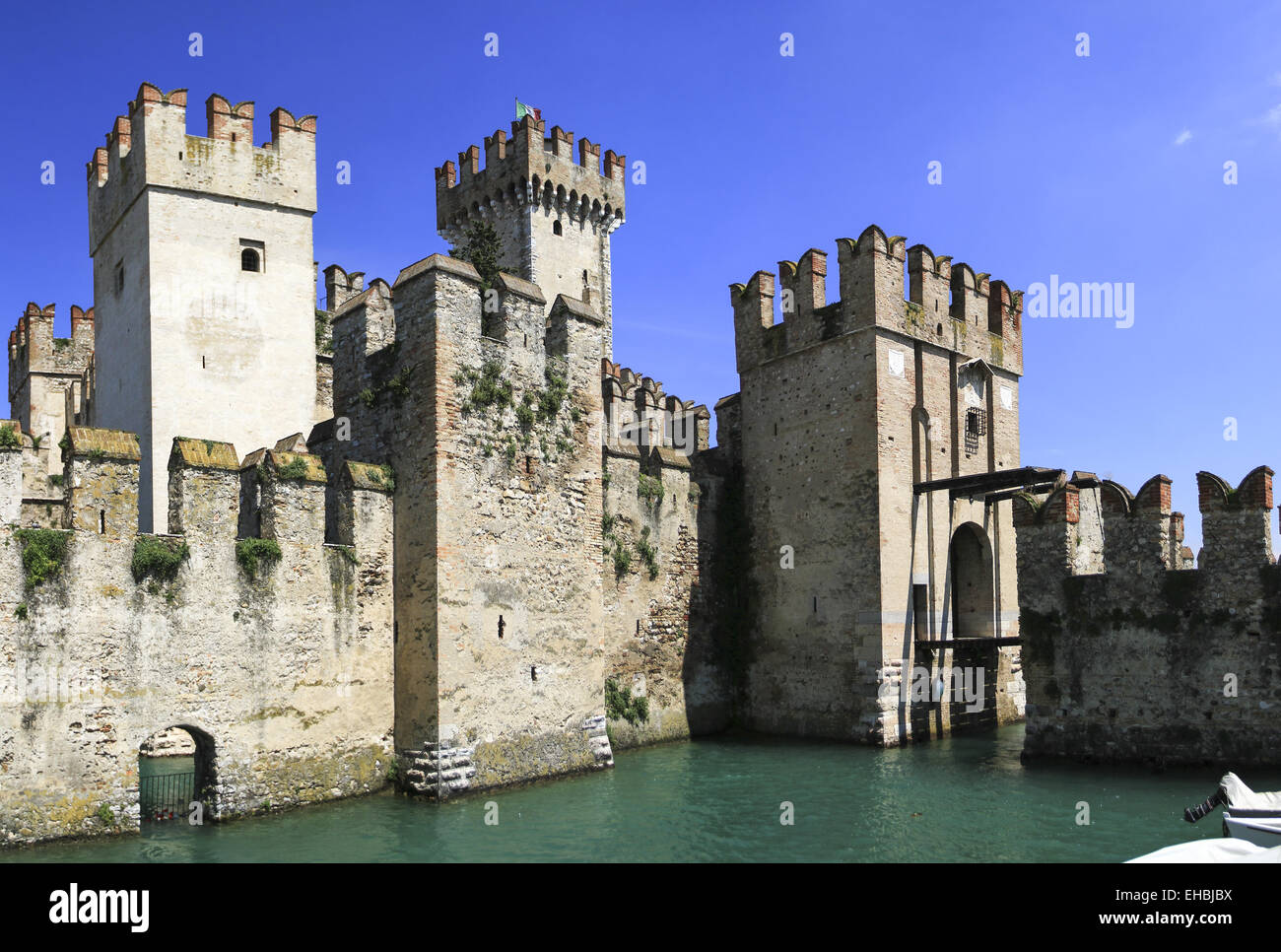 Scaliger Castle in Sirmione Scaligero Stock Photo - Alamy
