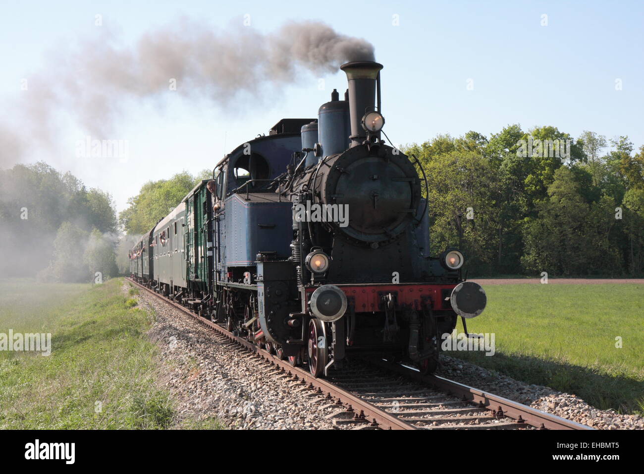 Vintage coal powered engine locomotive hi-res stock photography and ...