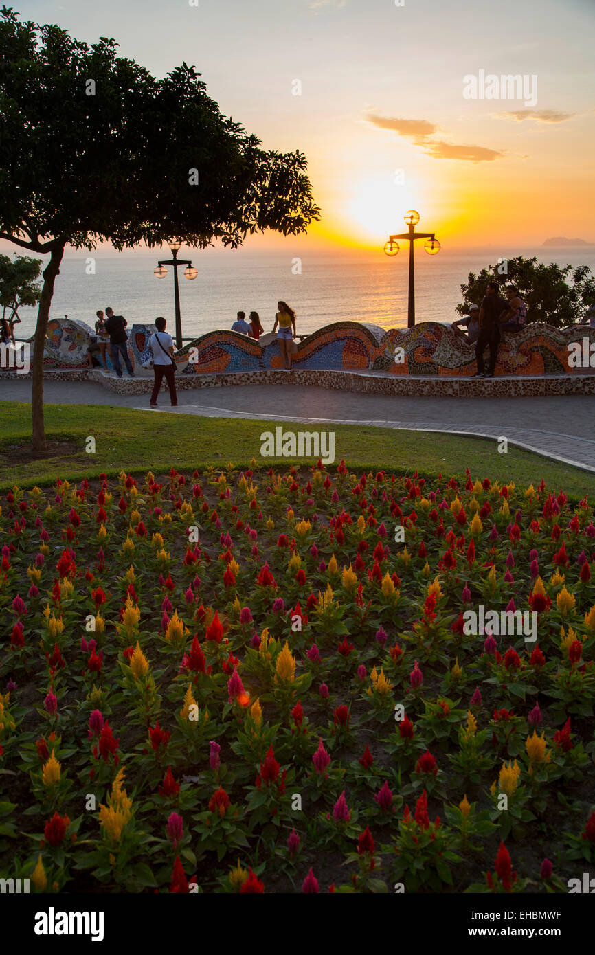 El Parque del Amor, Lovers Park, Miraflores, Lima, Peru Stock Photo - Alamy